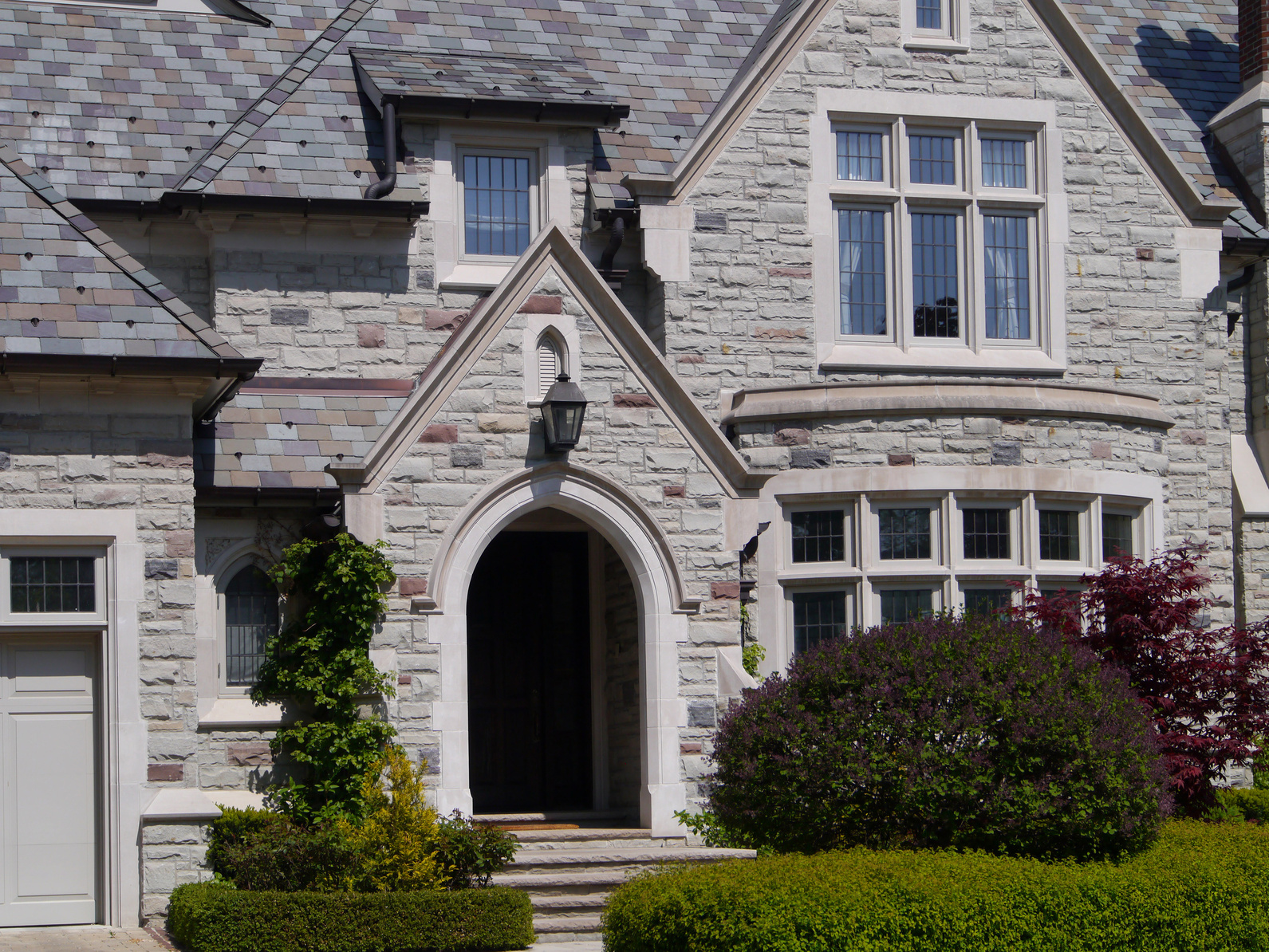Common Roofing Styles in Luxury Homes - Mark Hunke